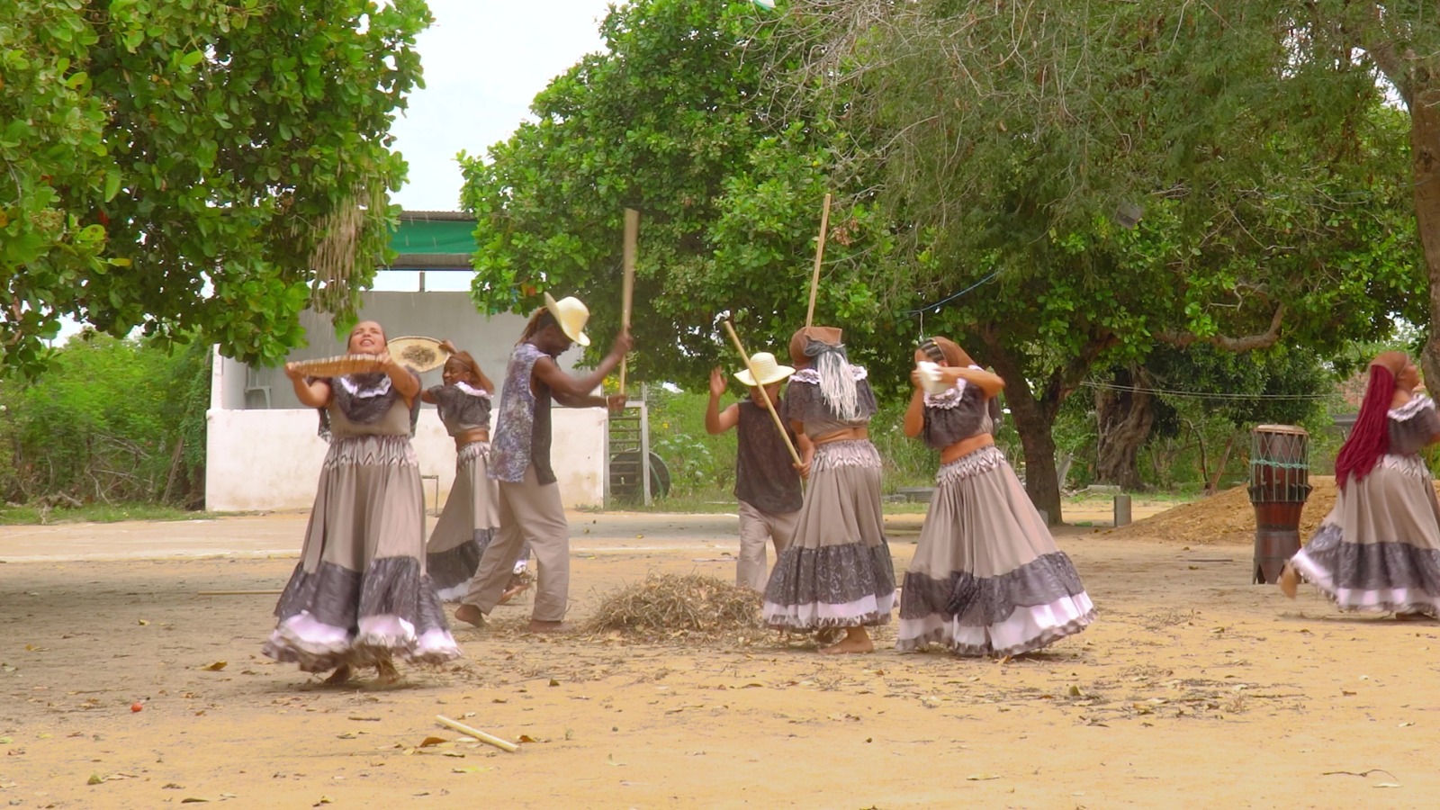 “A Bata do Feijão”: lançamento de documentário celebra tradição rural ...
